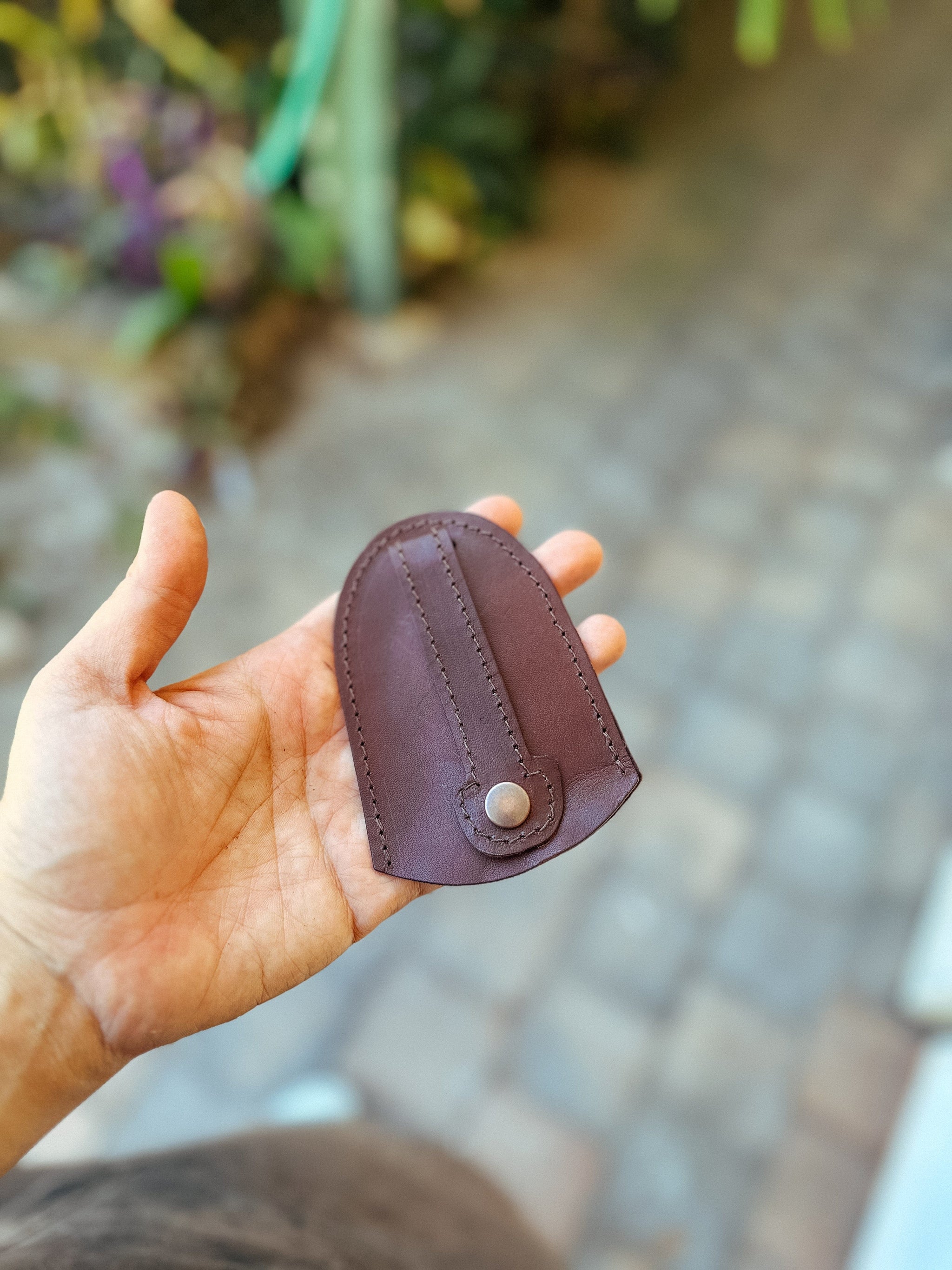 Leather Pull-Out Key Holder Case – The Real McCaul Leathergoods