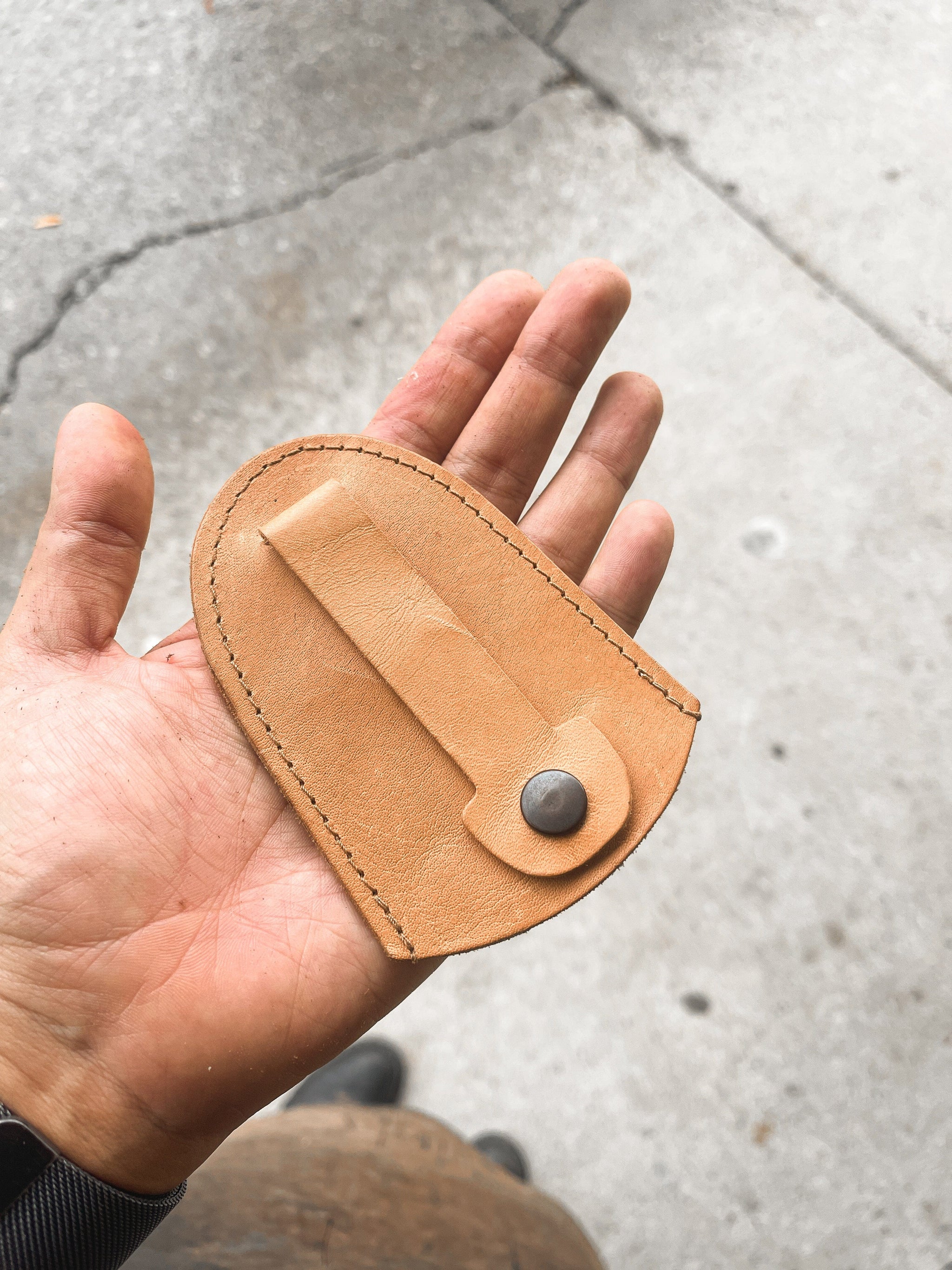 Leather Pull-Out Key Holder Case – The Real McCaul Leathergoods