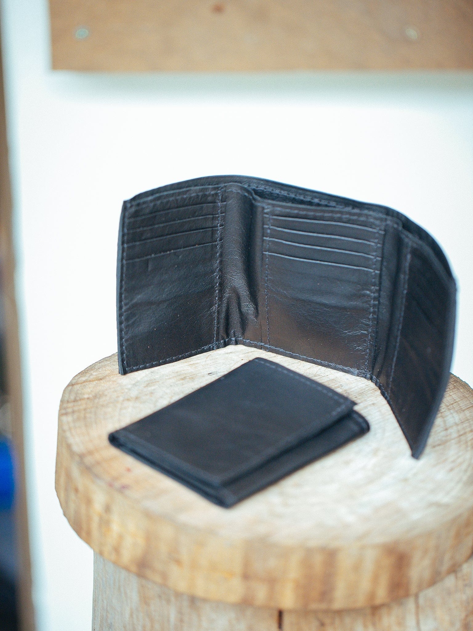 Tri-Fold Men's Wallet - MADE IN AUSTRALIA - Kangaroo & Cowhide Nappa ...