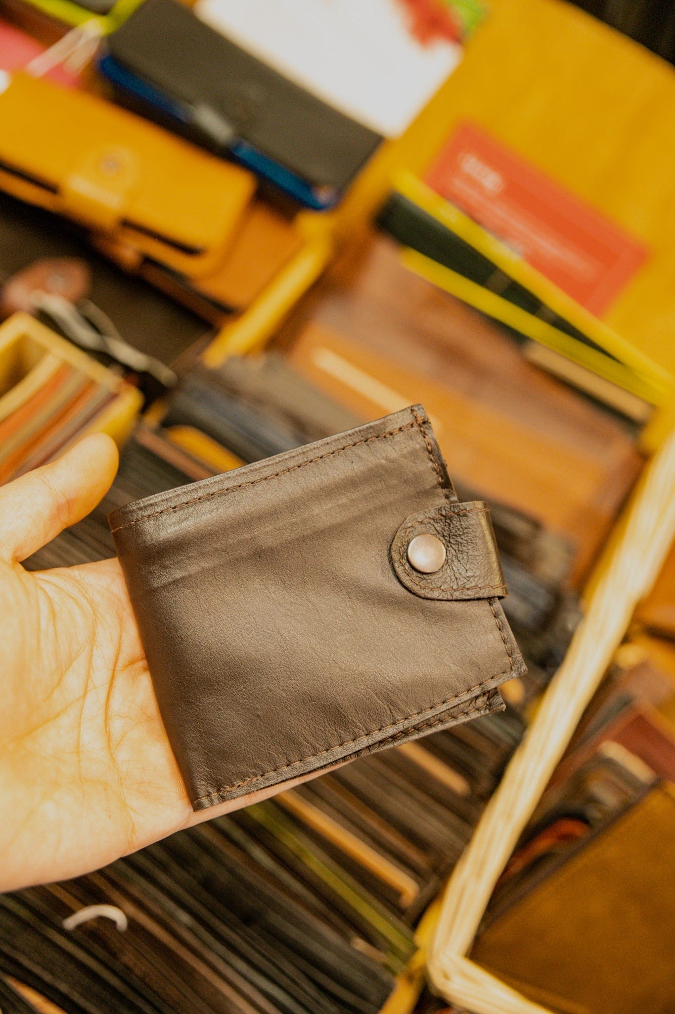 Deluxe Men's Leather Wallet - Australian Made - Kangaroo & Cowhide ...